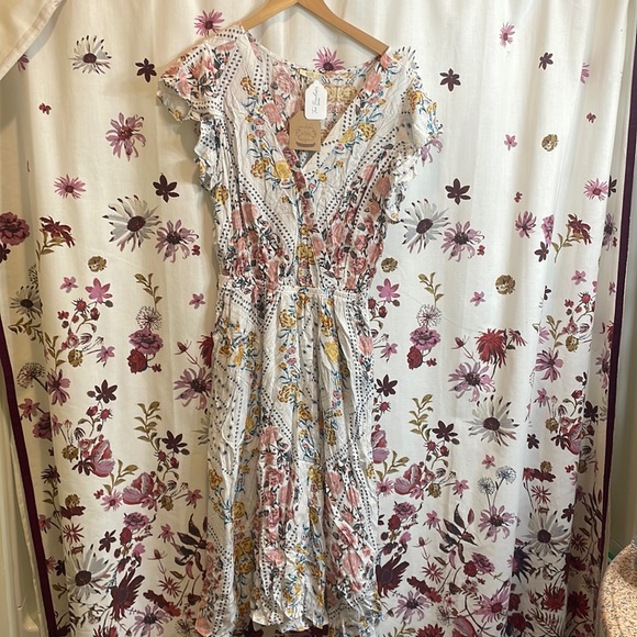 Dresses | Nwt Beautiful Floral Dress | Poshmark